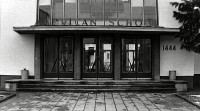 Front entrance to NHS 1960s | Nürnberg Alumni Association